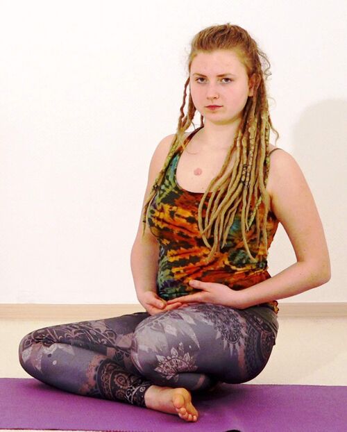 Shayanasana Karmasana – Yogawiki