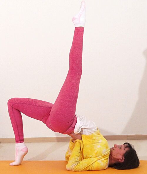 Eka Pada Prapada Setu Bandha Sarvangasana – Yogawiki