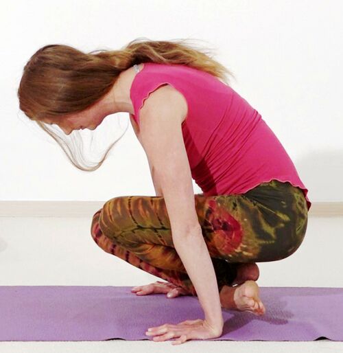 Lolasana – Yogawiki