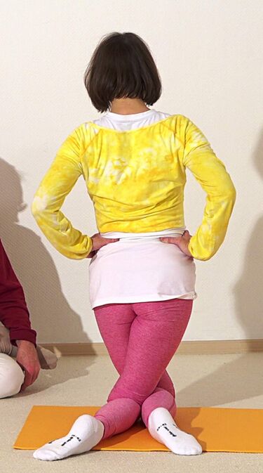 Janu Pada Gomukhasana – Yogawiki