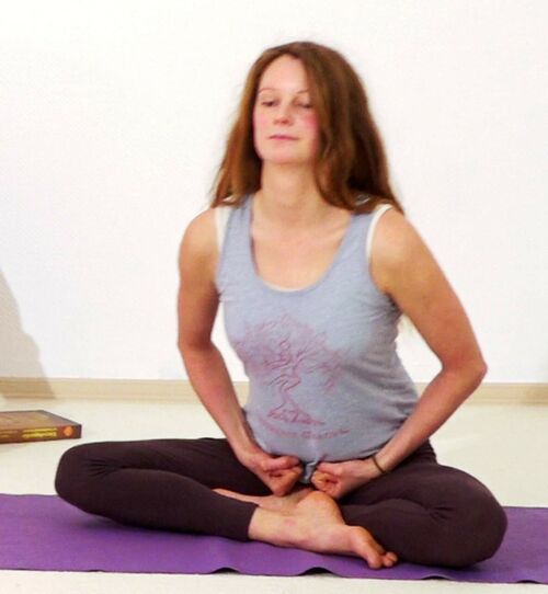 Muktasana Yogamudrasana – Yogawiki