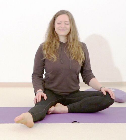 Rajasana – Yogawiki