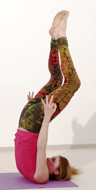 Niralamba Sarvangasana – Yogawiki