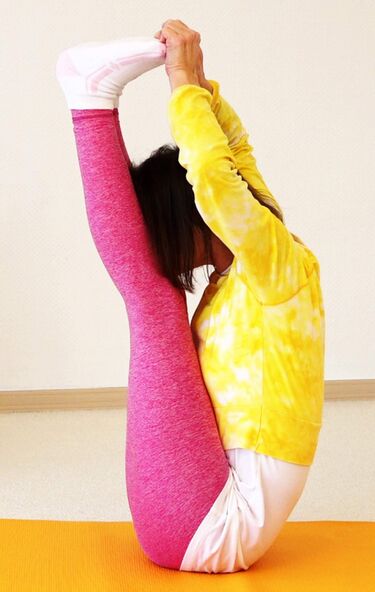 Utthita Hasta Merudandasana – Yogawiki