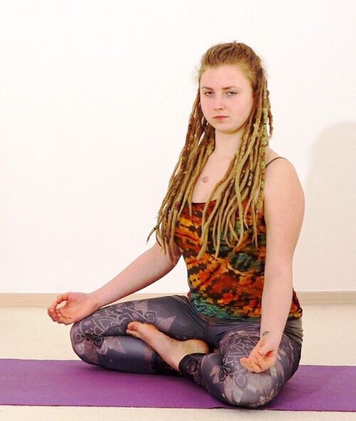 Savitryasana – Yogawiki