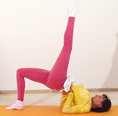 Eka Pada Setu Bandha Sarvangasana – Yogawiki